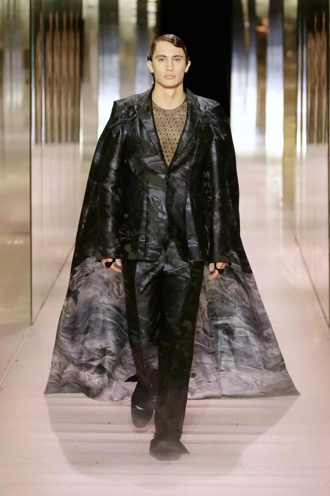 Bumalik na ang Runway! Inilista ni Kim Jones ang Star-studded Supermodel Cast Para sa Fendi Couture Debut 4750_7