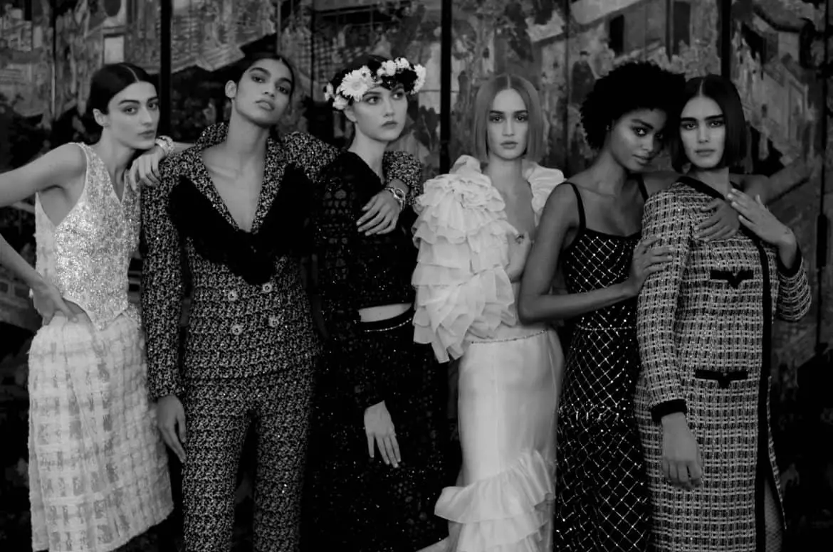 Virginie Viard Chanel Spring Summer '21 Haute Couture کے لیے ایک وضع دار فیملی ری یونین کی میزبانی کرتی ہے 4751_1