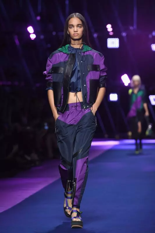 Naomi Campbell Pêşandana Bihara 2017 ya Versace dimeşe 47917_15