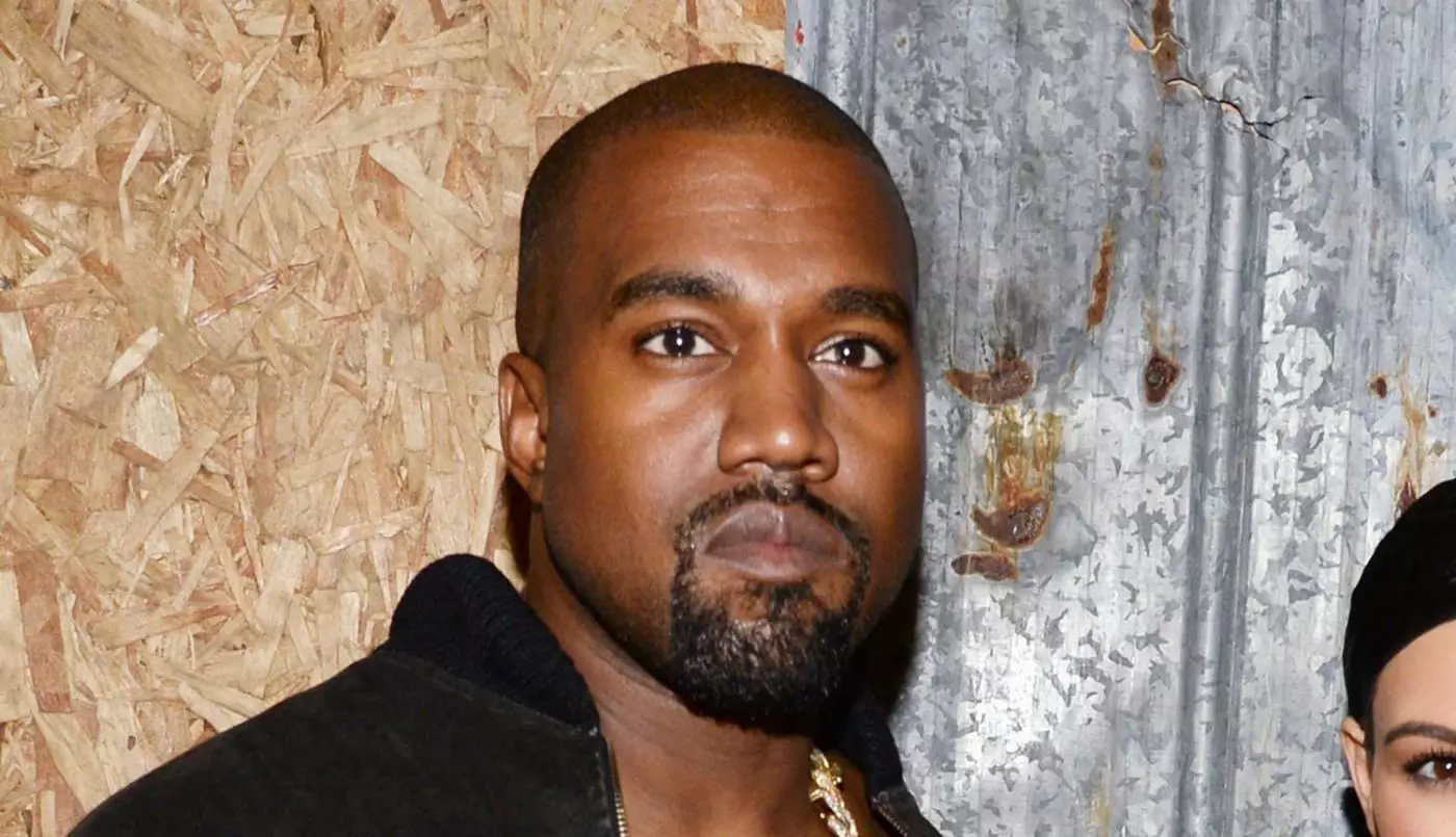 Den Adidas CEO distanzéiert sech vum Kanye West awer schneit keng Krawatten