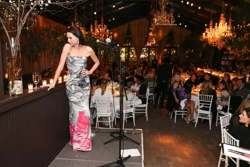 Minnie Driver Serenades The Chic Crowd For Escada's Dinner With Saks Fifth Avenue 48529_5