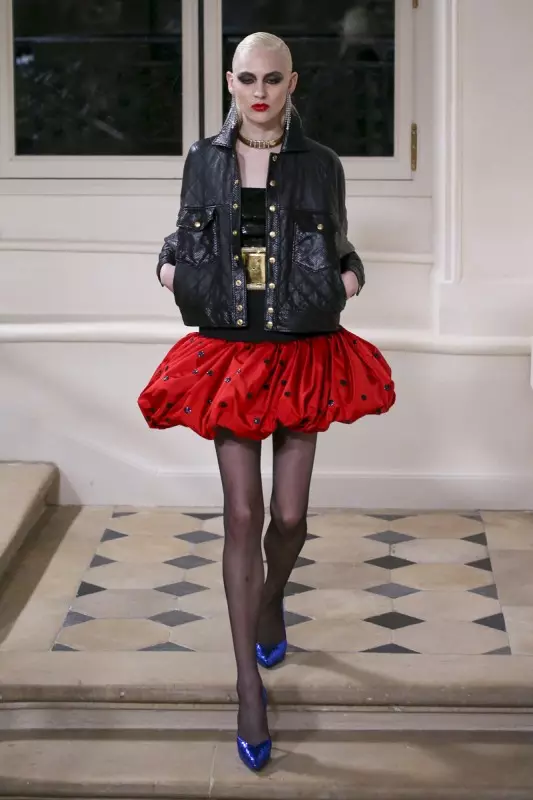 Saint Laurent Revisits Couture rau lub caij nplooj zeeg/Lub caij ntuj no 2016 48899_17