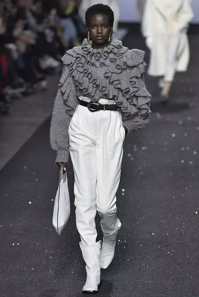 Karlo Lagerfeldo triumfuojantis atsisveikinimas „Fendi“, Miuccia Prada kalba apie rasizmą 48913_32