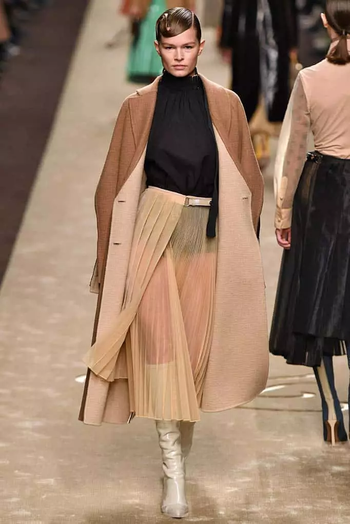 Ο θριαμβευτικός αποχαιρετισμός του Karl Lagerfeld στο Fendi, η Miuccia Prada μιλάει για τον ρατσισμό 48913_4