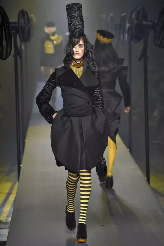 Jean Paul Gaultier Couture есен 2015 година 50520_31