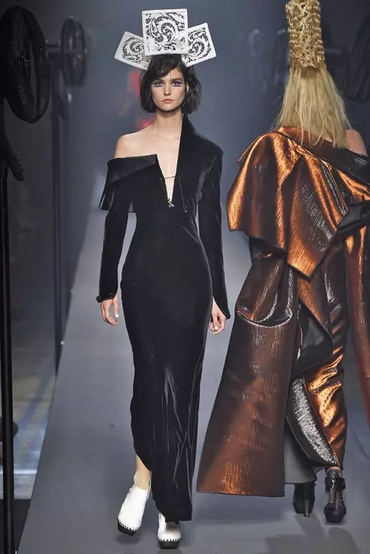 Jean Paul Gaultier Couture 2015. gada rudens 50520_51