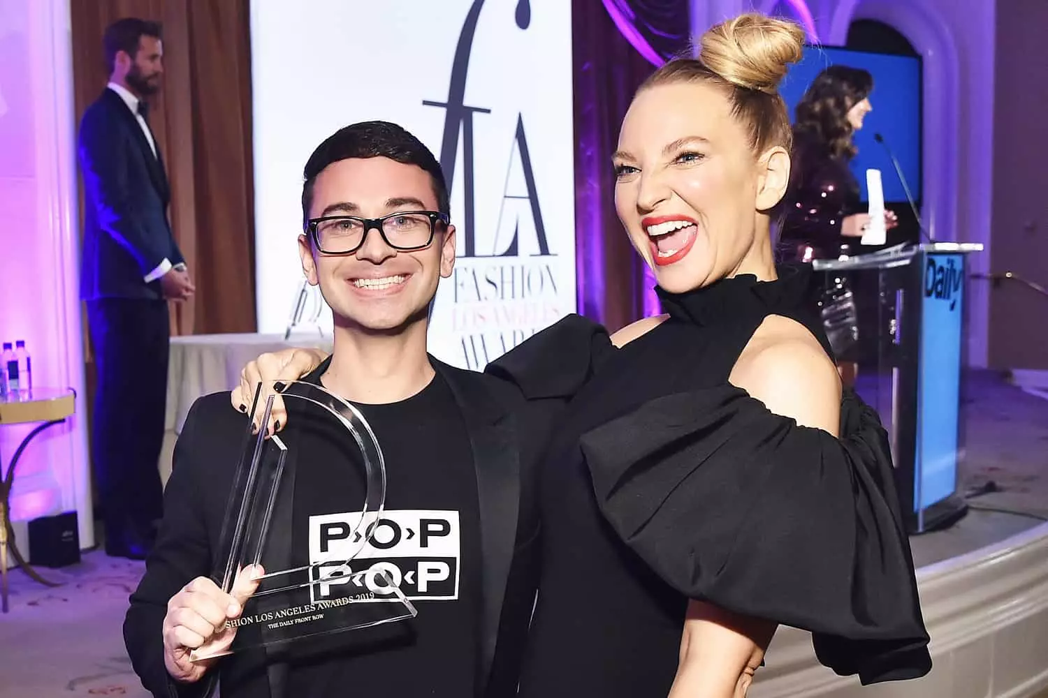 სიას ახალი სიმღერის დებიუტი 2019 წლის Fashion Los Angeles Awards-ზე