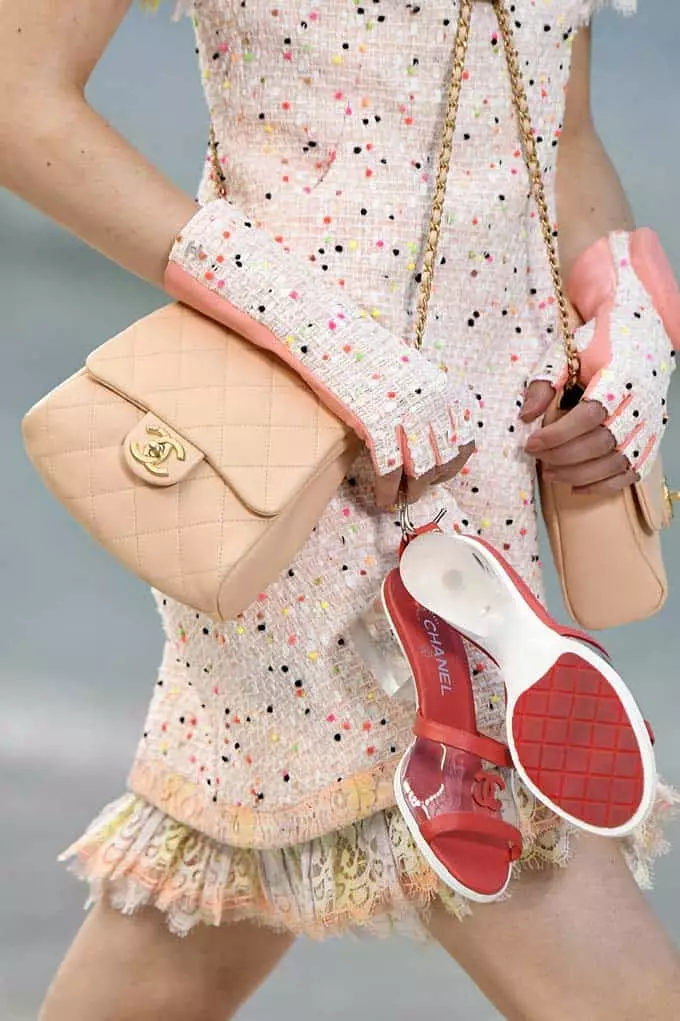 39 гідних сумок з пляжної тематики Chanel весняного шоу 2019 року 53446_17