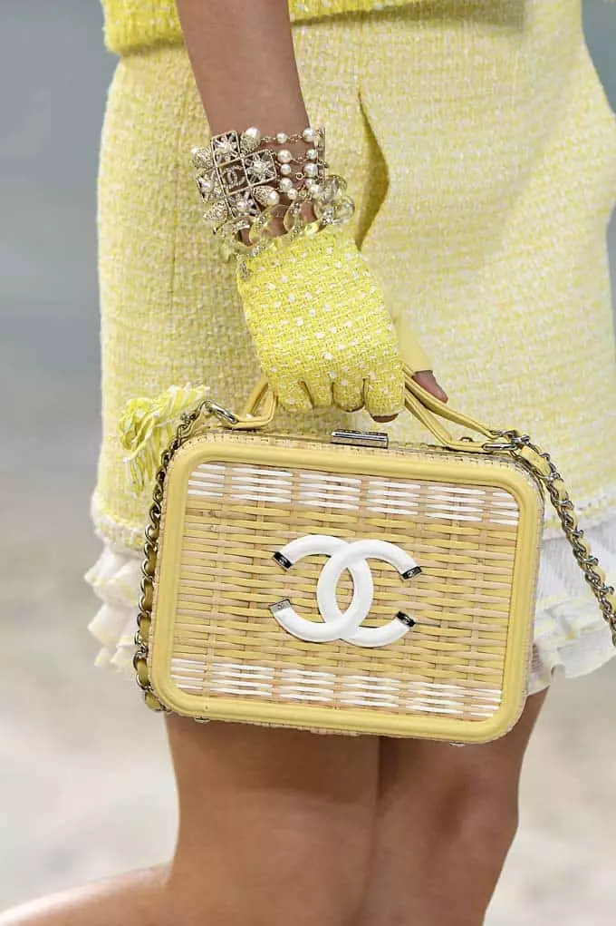 香奈儿 (Chanel) 2019 年春季海滩主题秀上的 39 款性感包袋 53446_26