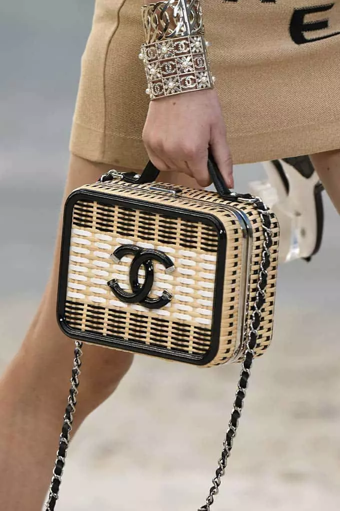 39 bolsas dignas de luxuria do desfile de primavera de 2019 temático da praia de Chanel 53446_9