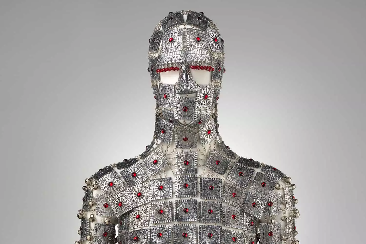 Inde i Mets overdådige nye udstilling, smykker: kroppen forvandlet