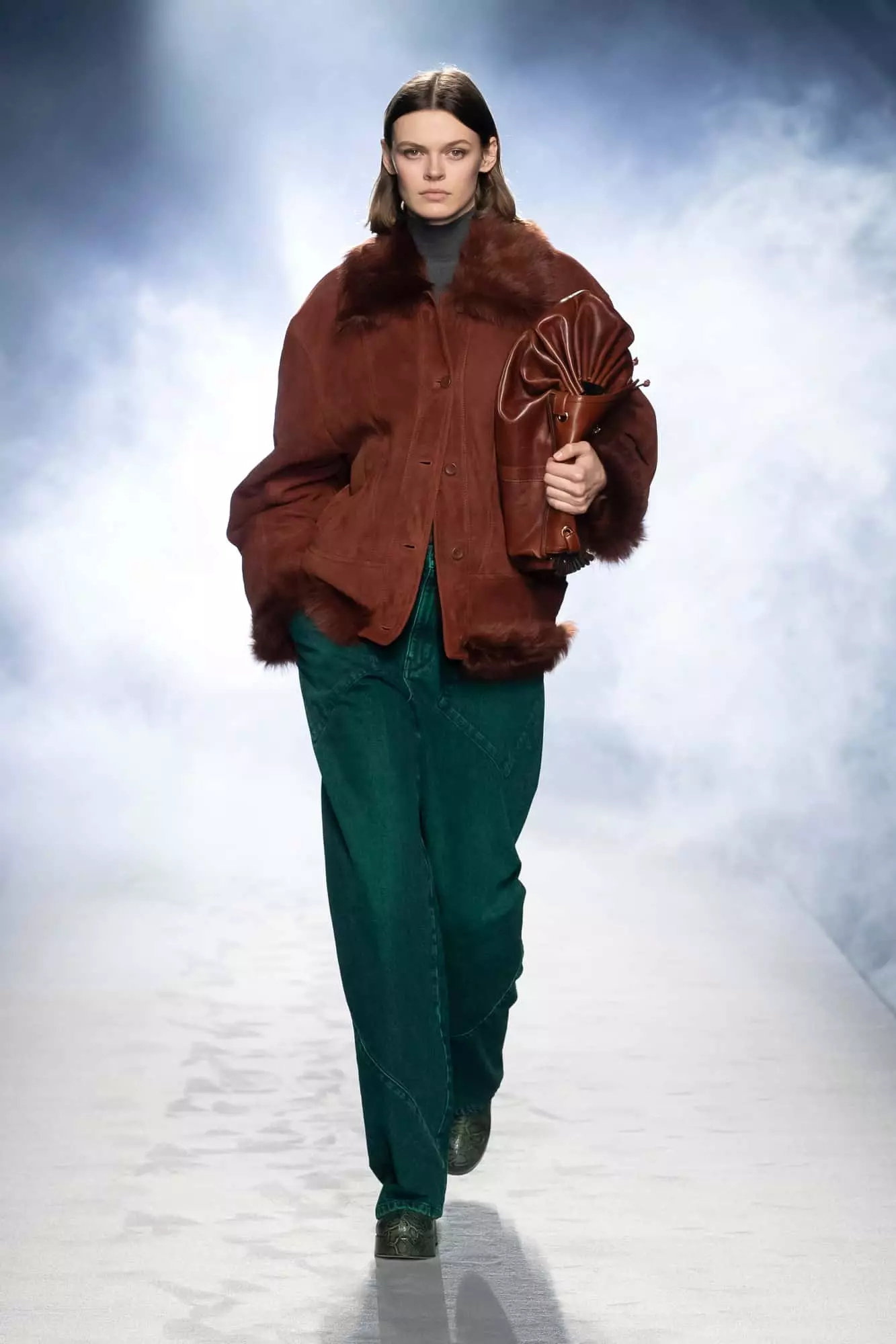 MFW ass hei! D'Alberta Ferretti liwwert Big Fall Energie Dank Dramatesche Silhouetten 5471_27