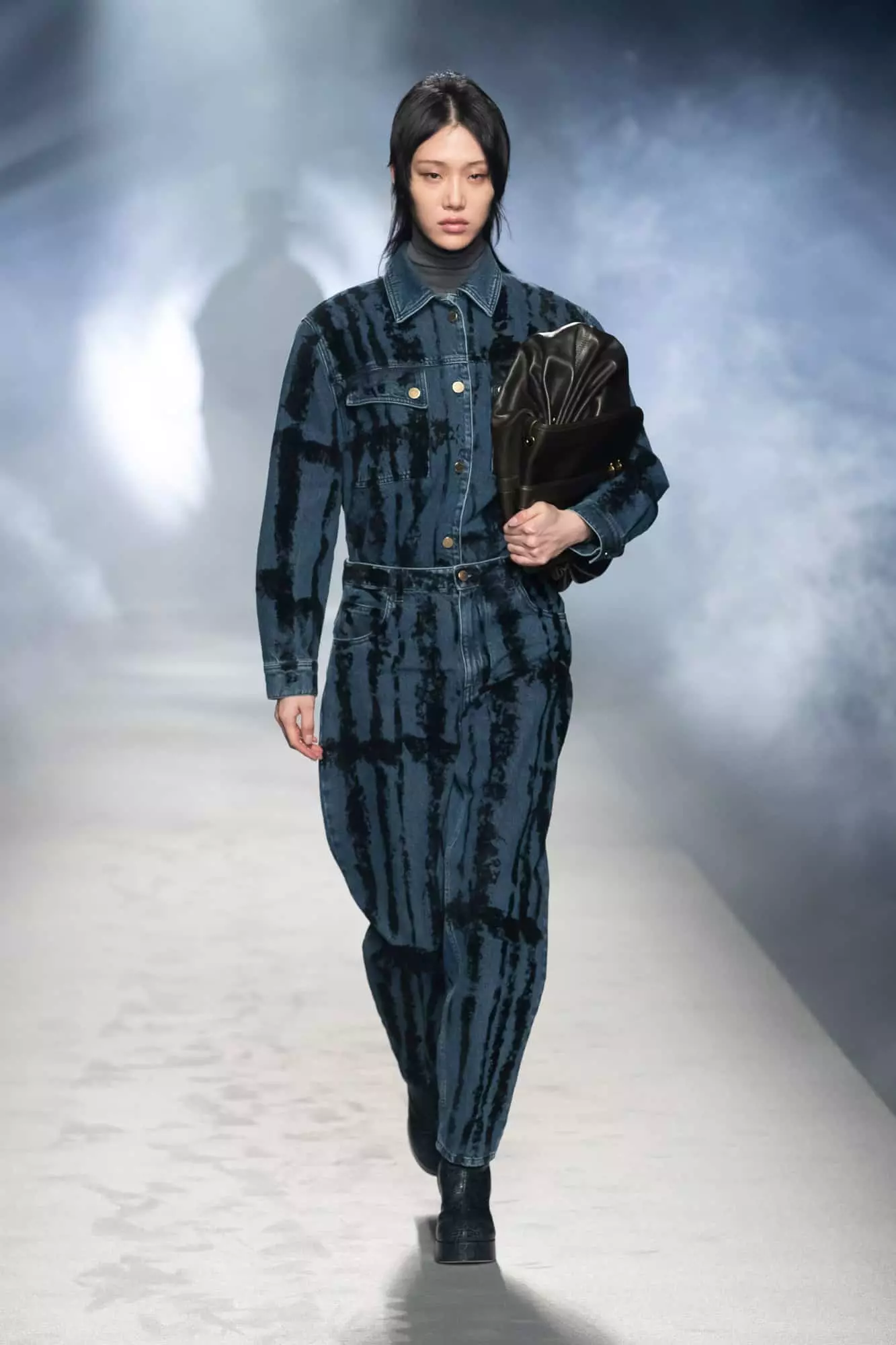 MFW iri pano! Alberta Ferretti Inoendesa Big Fall Energy Kutenda Kune Dramatic Silhouettes 5471_28