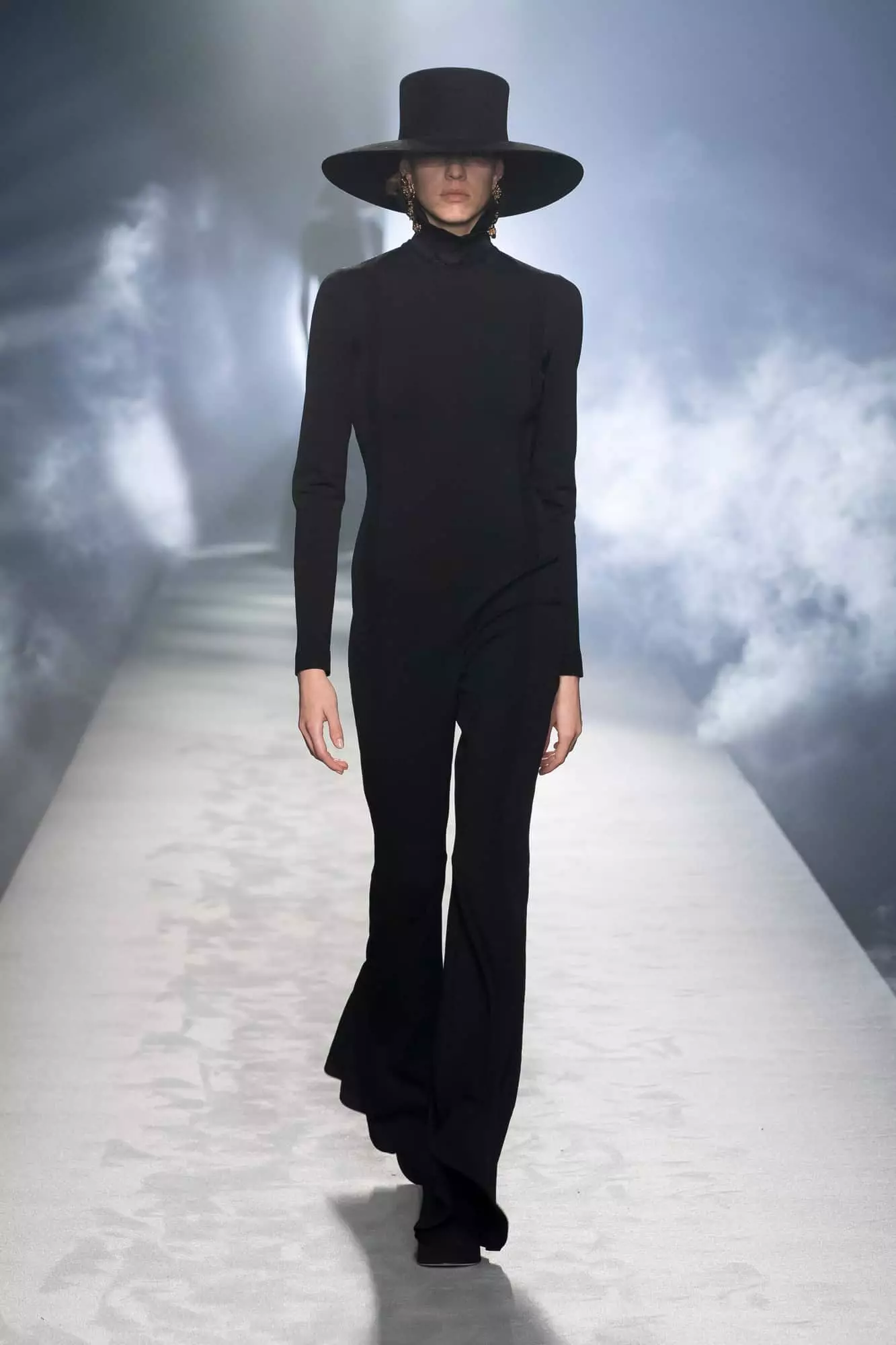 MFW iri pano! Alberta Ferretti Inoendesa Big Fall Energy Kutenda Kune Dramatic Silhouettes 5471_45