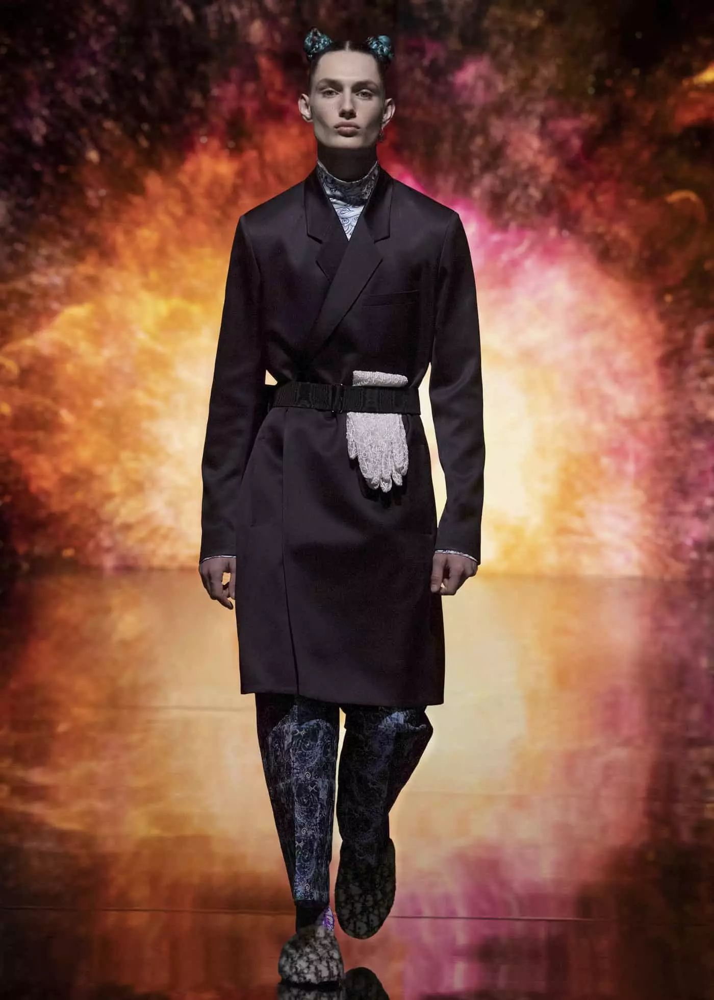 A Dior Men’s Fall Runway szó szerint kikerült ebből a világból 5477_28