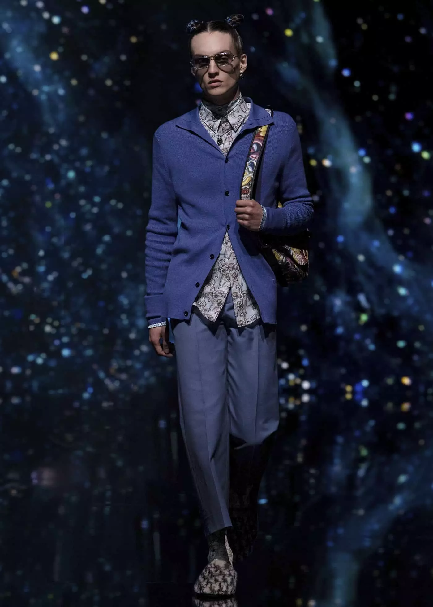 Dior Men's Fall Runway mundu honetatik kanpo zegoen literalki 5477_35