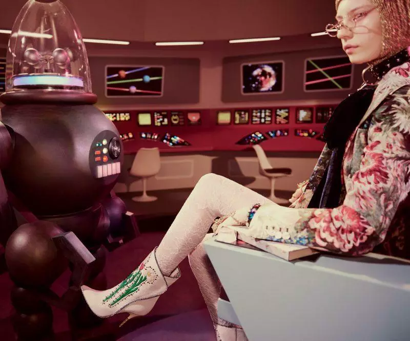 İnsansılar, Uzaylılar, Dinozorlar ve Robotlar: Gucci'nin Sonbahar/Kış 2017 Reklam Kampanyasıyla Tanışın 54916_5