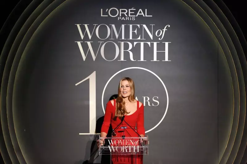 UJulianne Moore, uFreida Pinto, no-Andie MacDowell bajoyine i-L'Oréal Paris yeWomen of Worth 55689_6