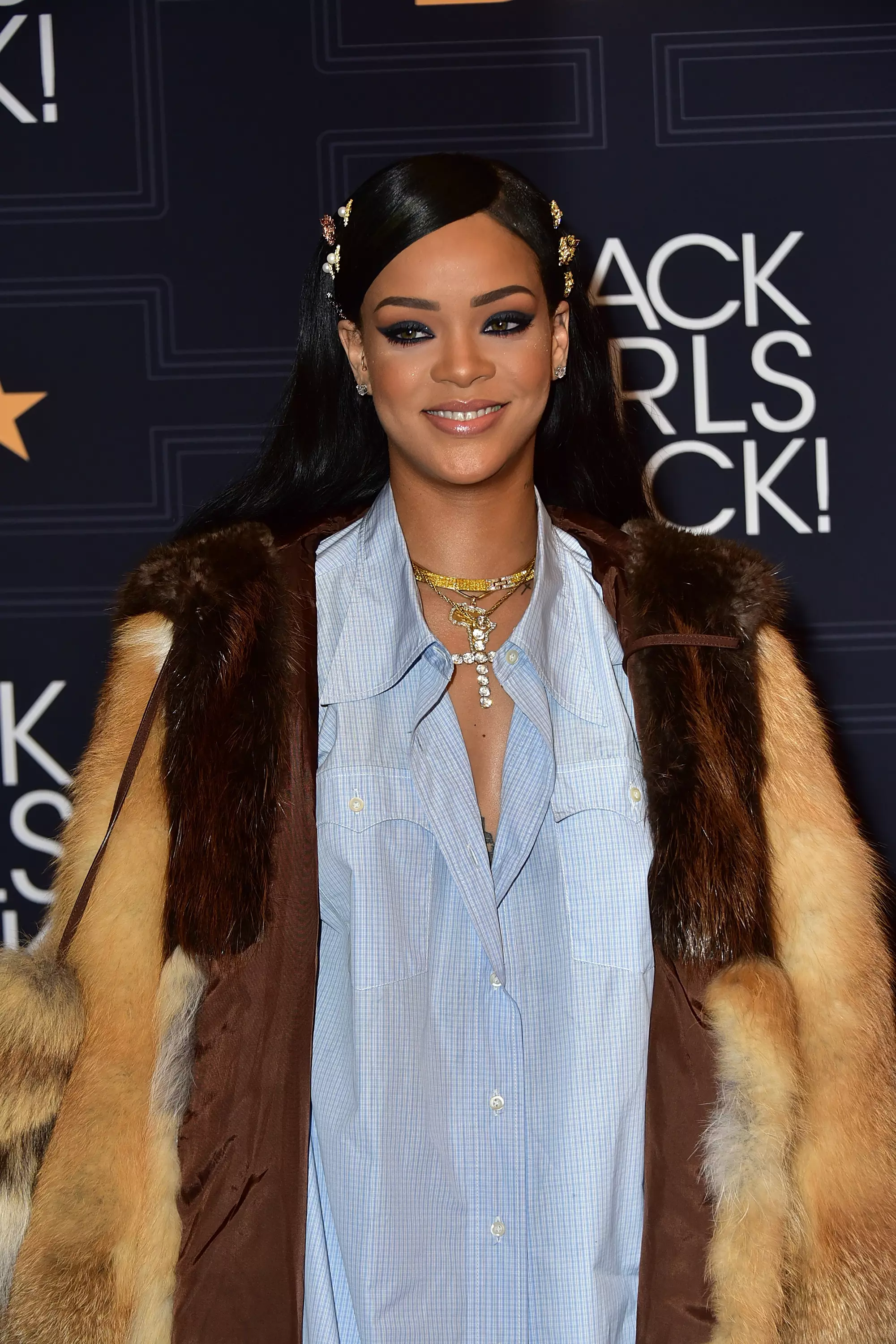 The Daily Roundup: Rihanna lanzará unha liña de maquillaxe, Hailee Steinfeld invitada edita Harper by Harper's Bazaar 55997_1