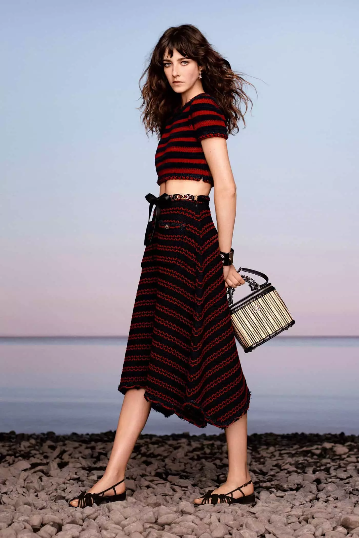 Lily-Rose Depp stjert yn 'e Chanel Cruise-kampanje - en kinne wy ​​in minút oer dizze tassen prate? 56258_12
