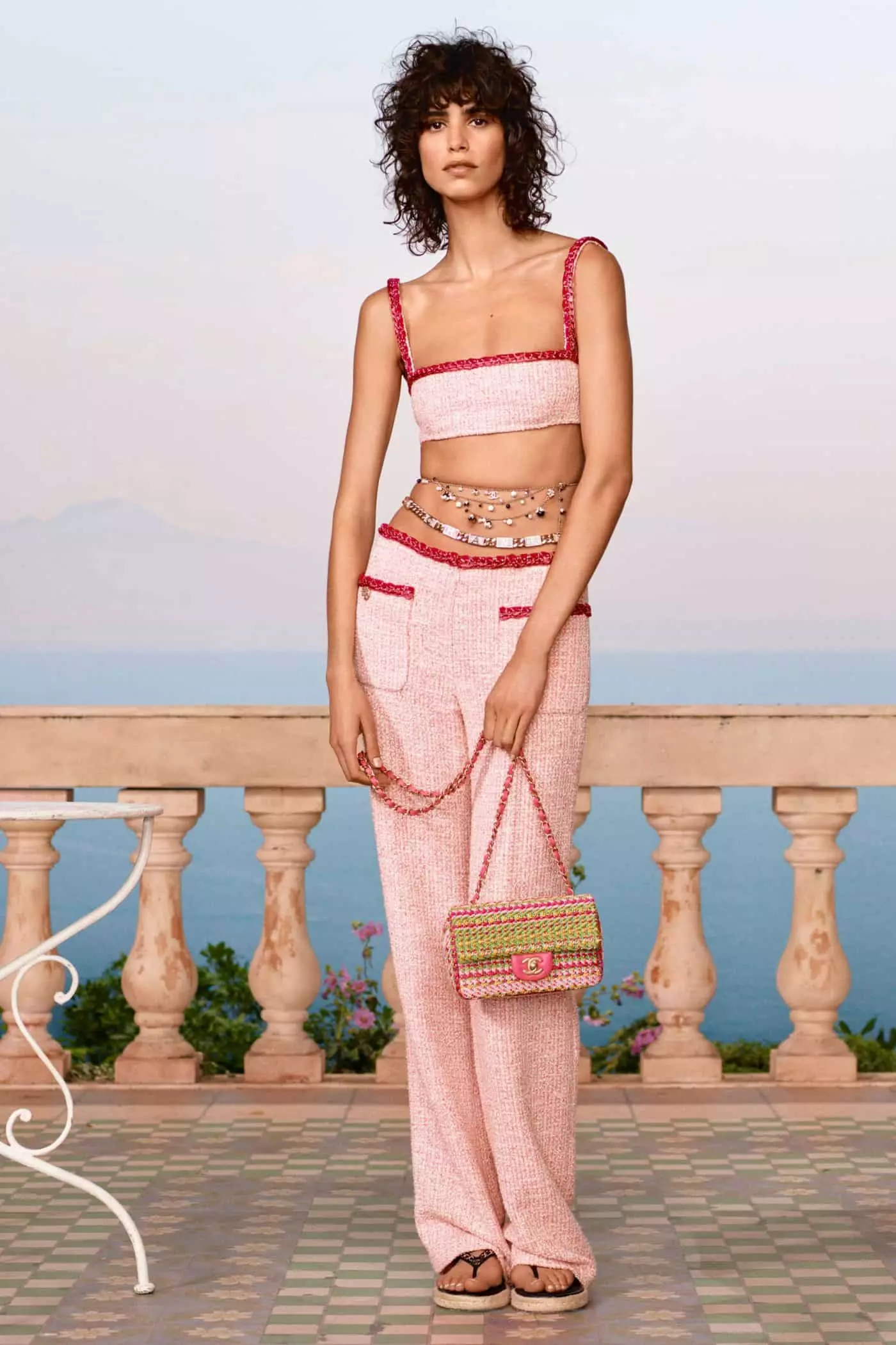Lily-Rose Depp protagonitza la campanya de creuers de Chanel, i podem parlar d'aquestes bosses durant un minut? 56258_3