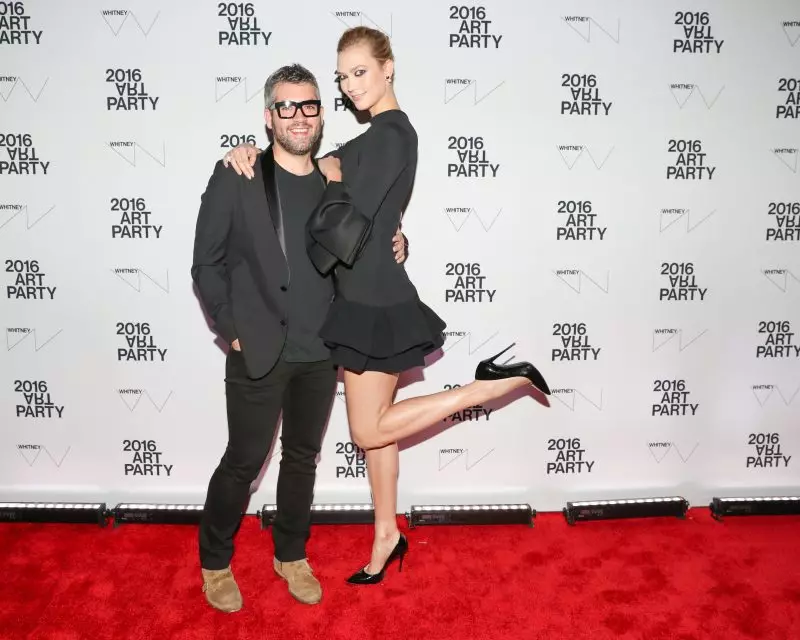 Η Karlie Kloss, ο Brandon Maxwell και το Common Attend The Whitney Art Party 56597_5