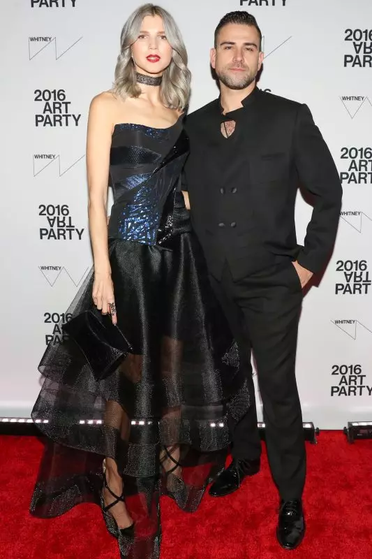 Η Karlie Kloss, ο Brandon Maxwell και το Common Attend The Whitney Art Party 56597_8