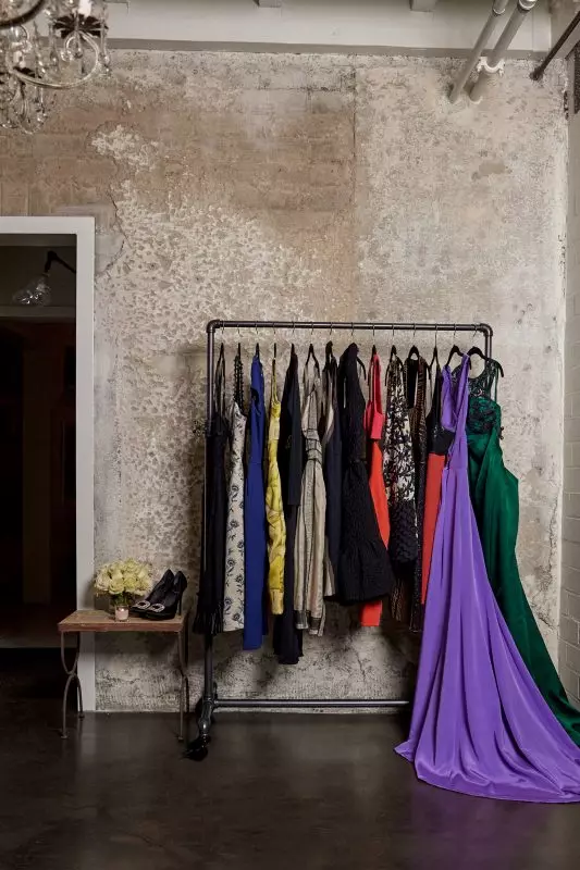 Jessica Alba kartu su „Vestiaire Collective“ išleido drabužių spintą 56599_2