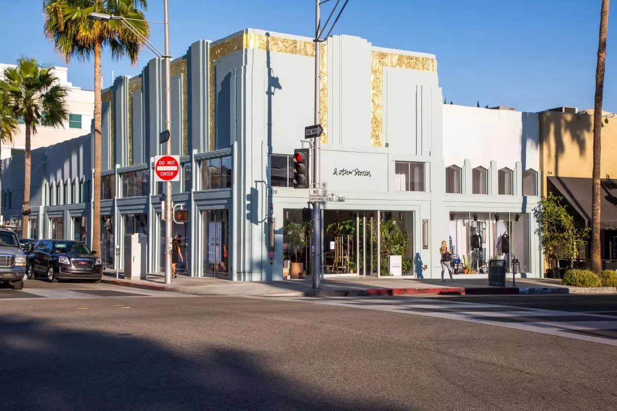 & Others Stories знаменує розширення США за допомогою First LA Store