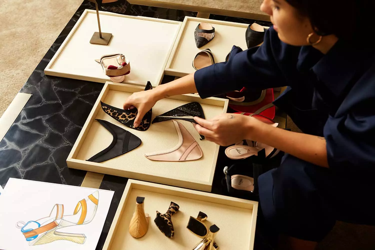 עכשיו אתה יכול לעצב את נעלי Fendi בהתאמה אישית משלך