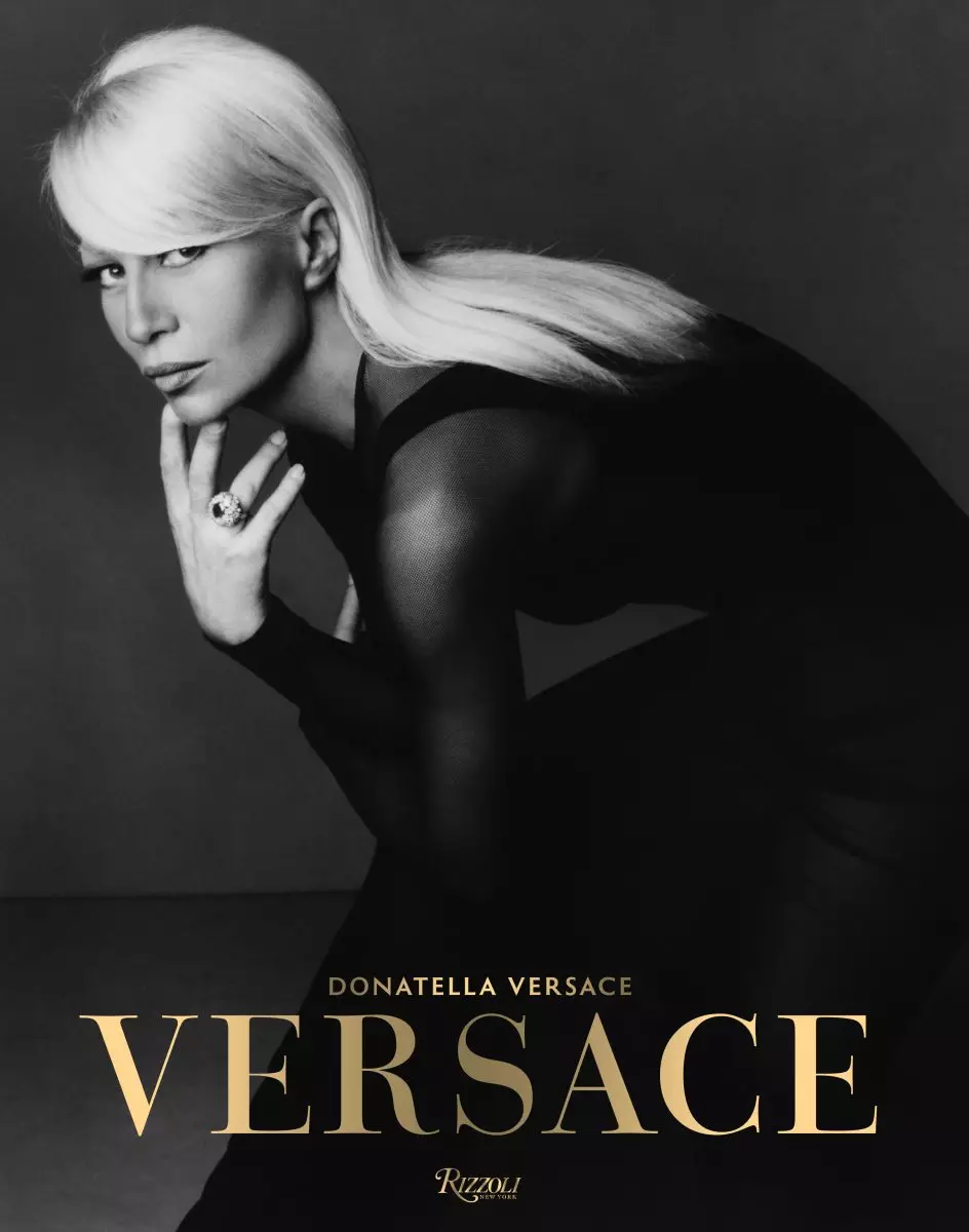 Donatella Versace reklamira svoju novu knjigu 57416_7