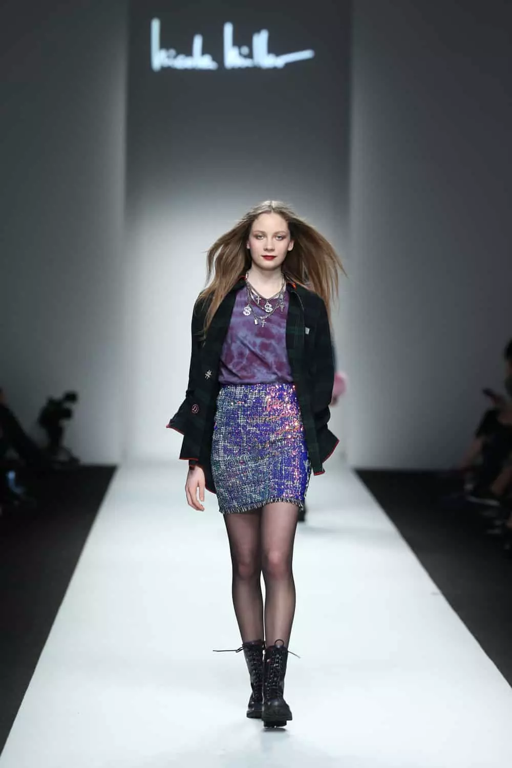 Николь Миллер Шанхайдагы мода жумалыгында чоң шоу өткөрдү 57741_14