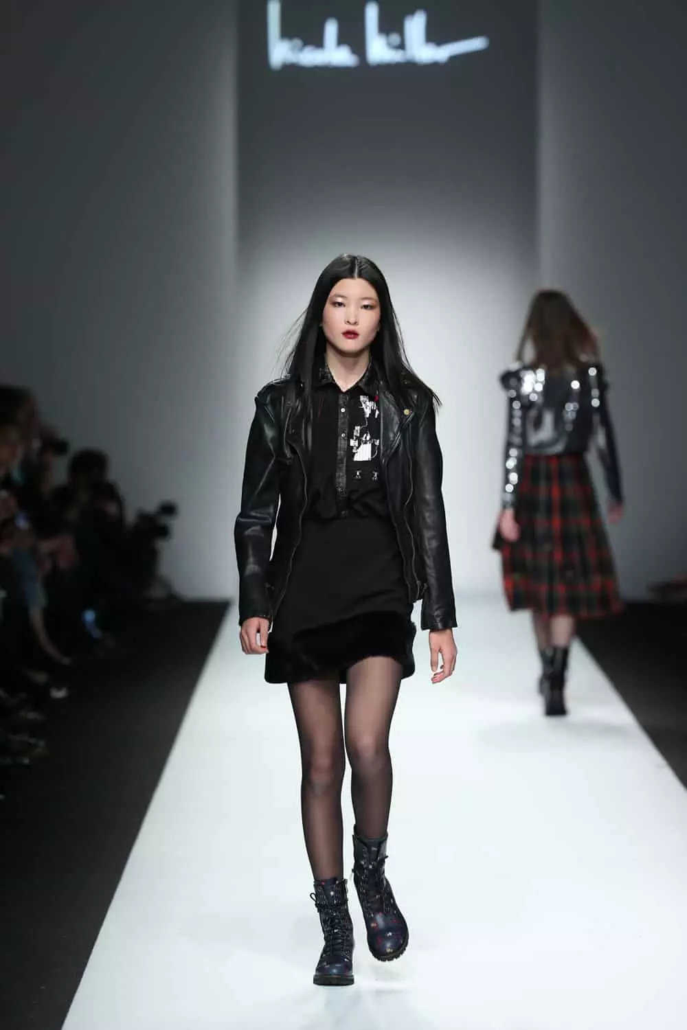 Никол Милер одржува раскошно шоу на модната недела во Шангај 57741_26