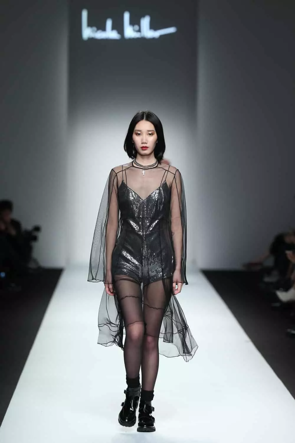 Никол Милер одржува раскошно шоу на модната недела во Шангај 57741_34