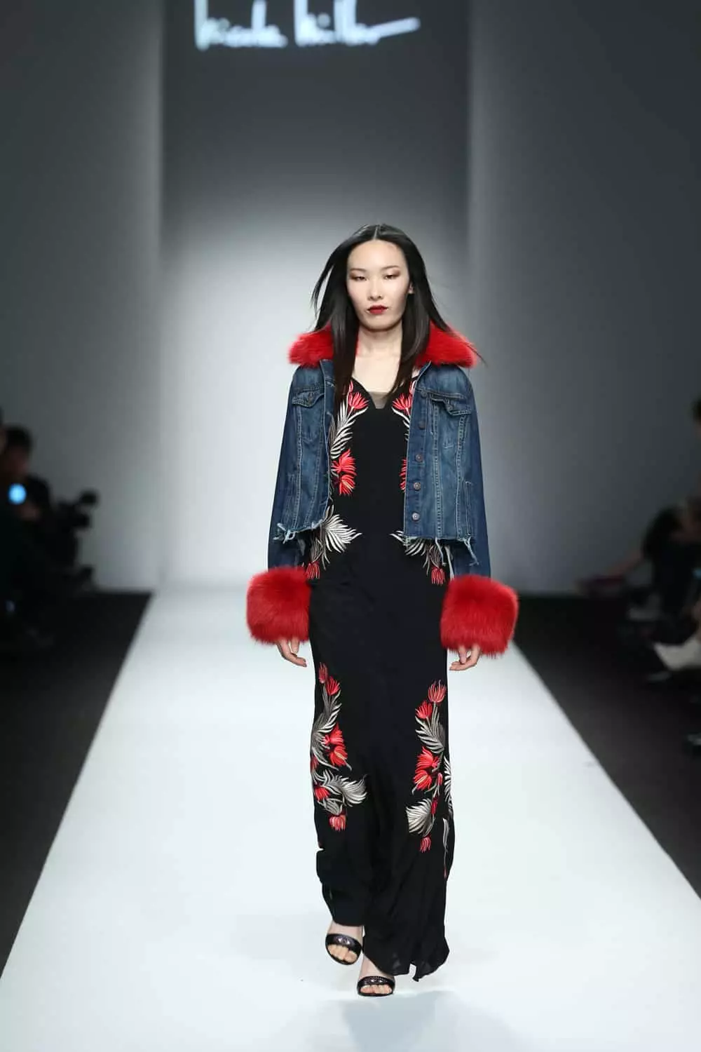 Si Nicole Miller Naghupot ug Usa ka Lavish Show sa Shanghai Fashion Week 57741_36