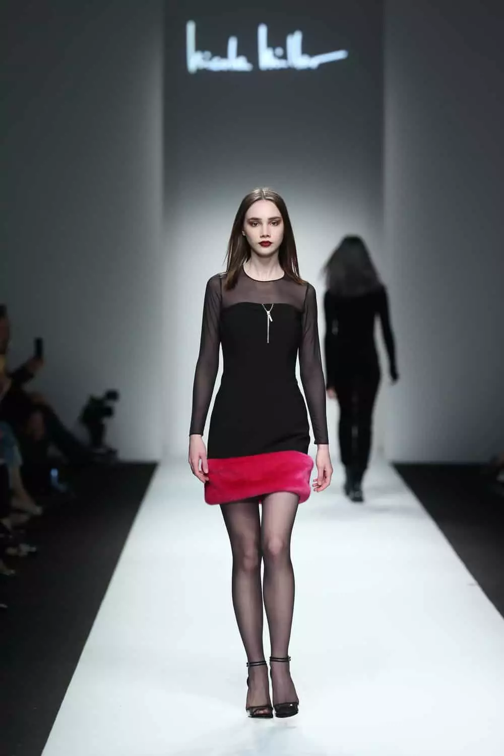 Никол Милер одржува раскошно шоу на модната недела во Шангај 57741_4