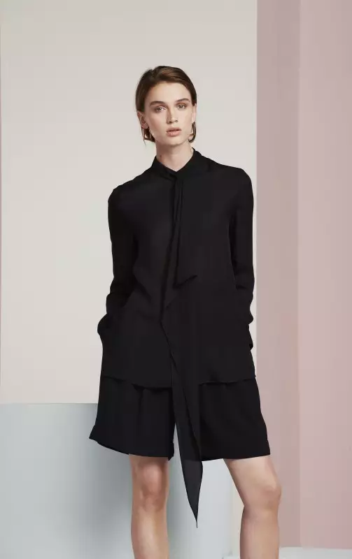 Powrót do czerni: projektantka Catherine Quin o tym, jak ubrać się jak modny pakiet 58155_15