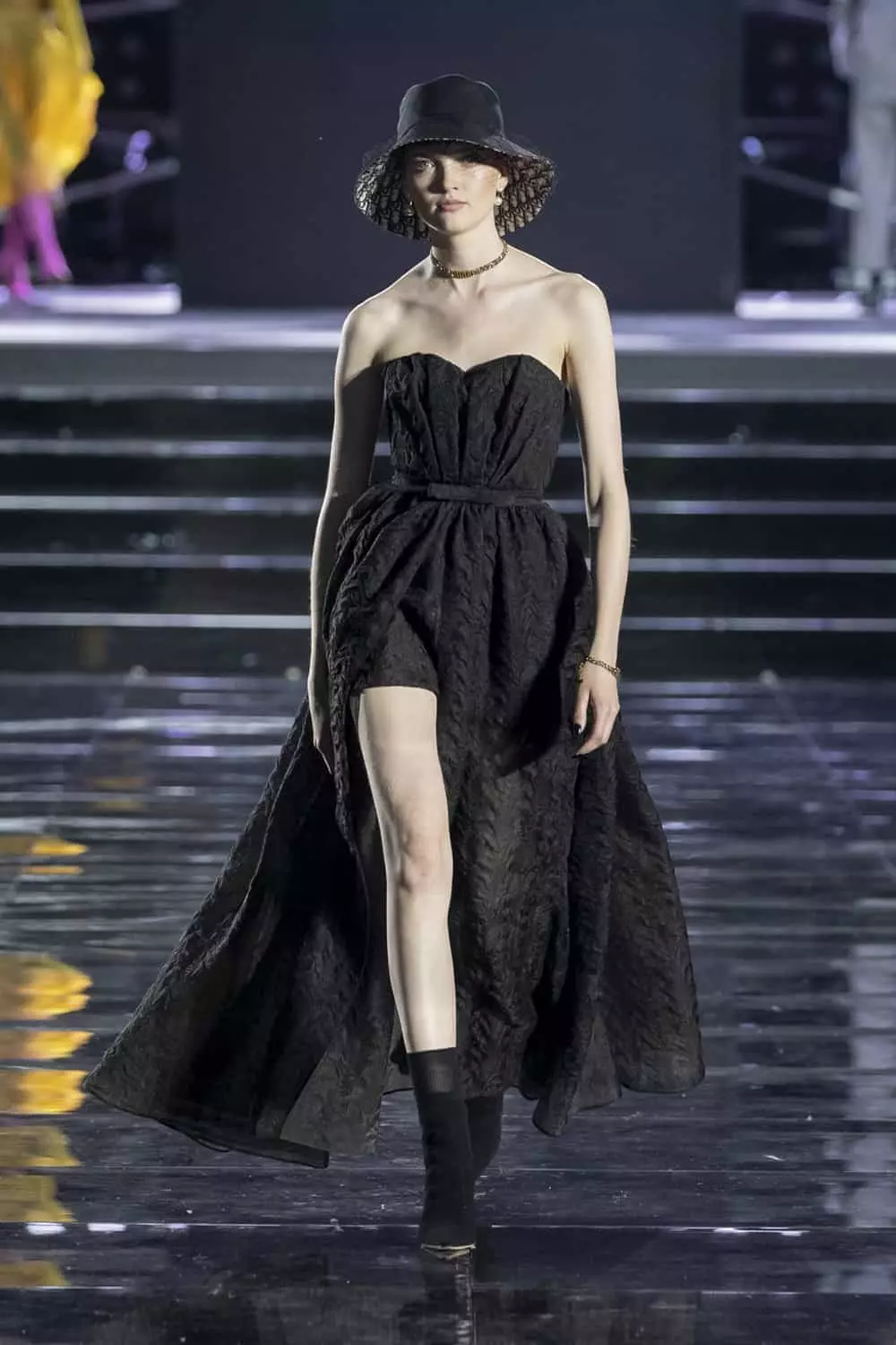 CR Runway dhe LuisaViaRoma sapo hodhën një ekstravaganzë të modës gjithëpërfshirëse 58176_48