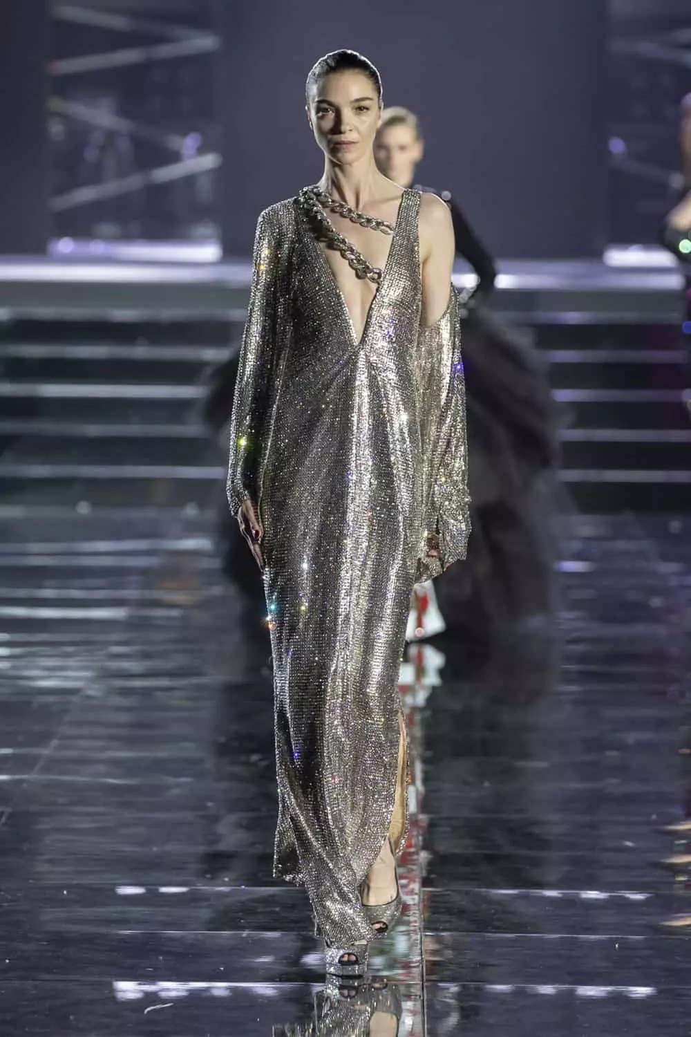 CR Runway dan LuisaViaRoma Baru Saja Menghadirkan Fashion Extravaganza 58176_88