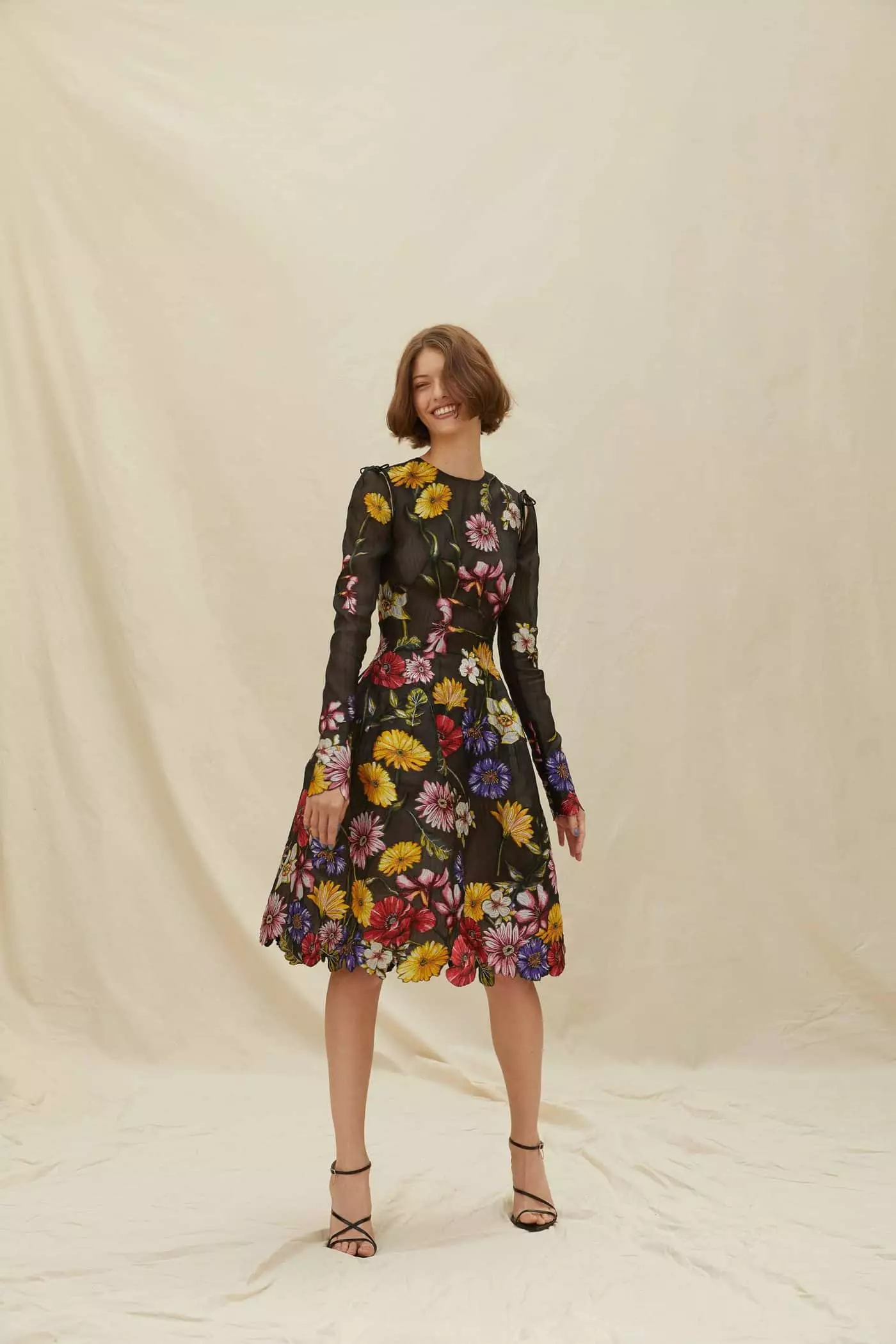 Oscar de la Renta Pre-Spring 2021은 새로운 시작을 위한 희망찬 알림입니다. 5950_15