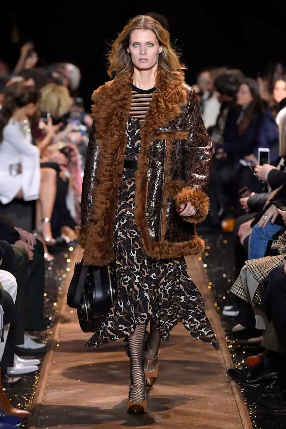 Michael Kors Collection เป็นความฝันของ New York Disco สำหรับฤดูใบไม้ร่วงปี 2019 5989_32