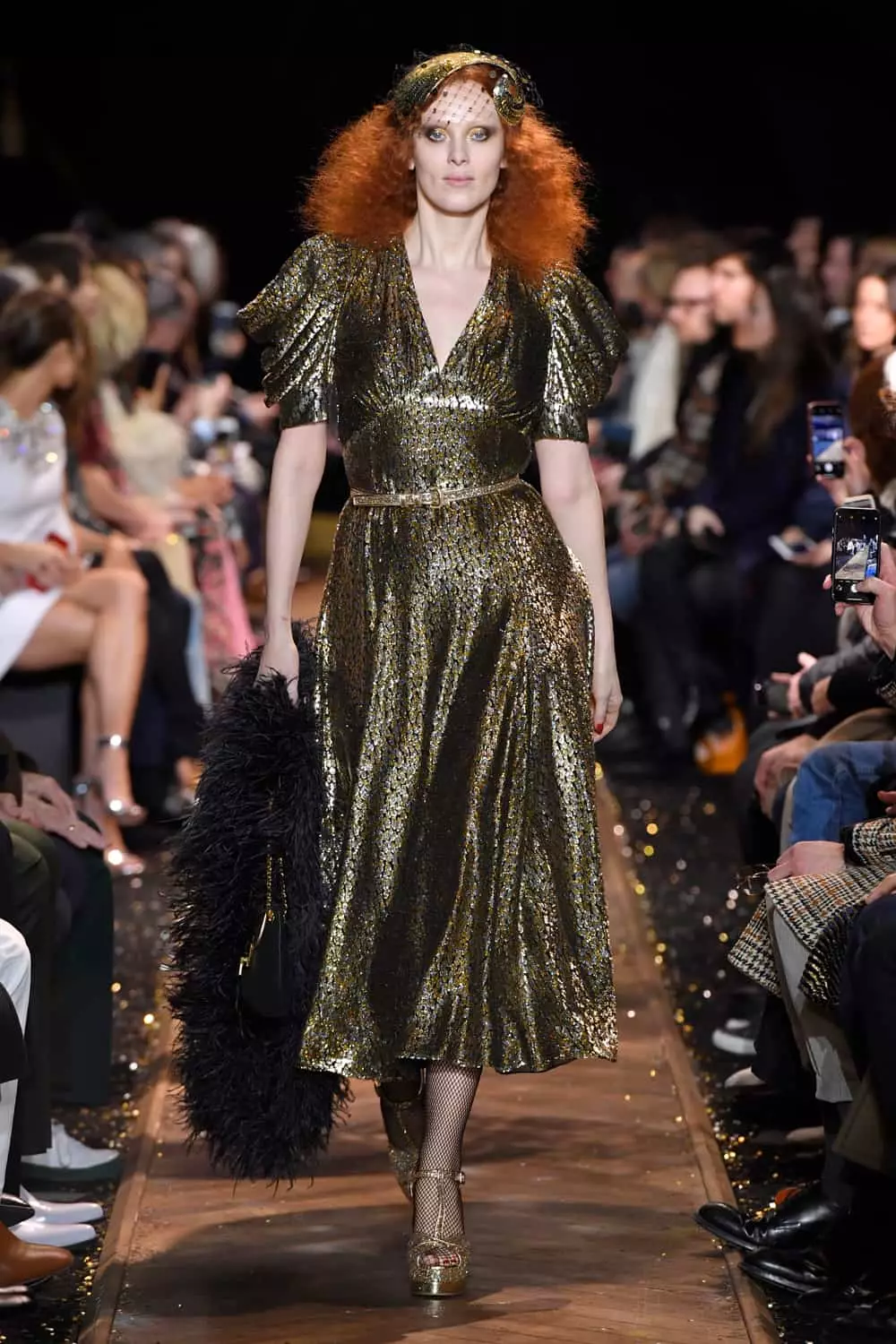 Michael Kors Collection သည် Fall 2019 အတွက် New York Disco Dream ဖြစ်သည်။ 5989_68