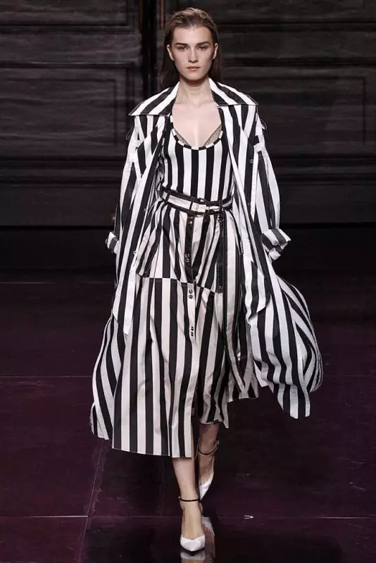 Paris Moda Həftəsi: Balenciaga, Céline, Comme des Garçons və s 59997_17