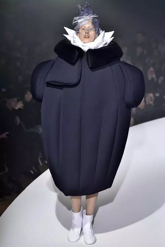 Paris Fashion Week: Balenciaga, Céline, Comme des Garçons, ug uban pa 59997_25
