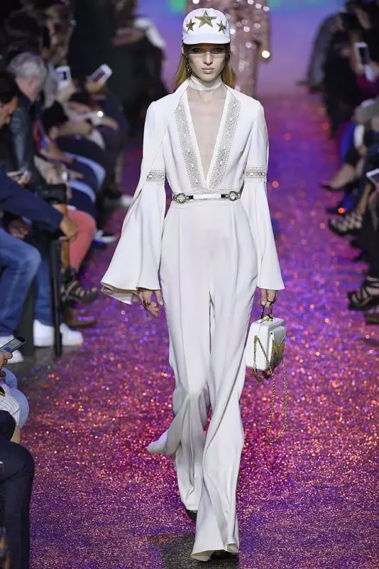 Tuần lễ thời trang Paris: Balenciaga, Céline, Comme des Garçons, v.v. 59997_29