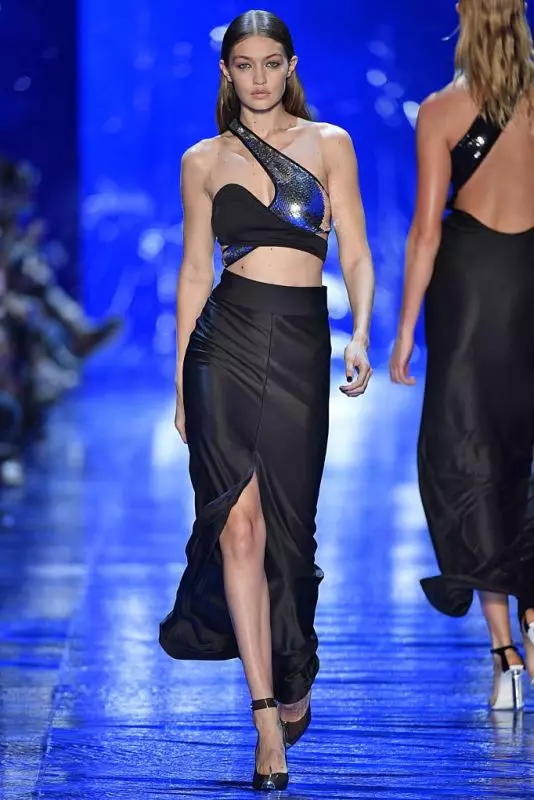Paris Fashion Week: Balenciaga, Céline, Comme des Garçons, ug uban pa 59997_37