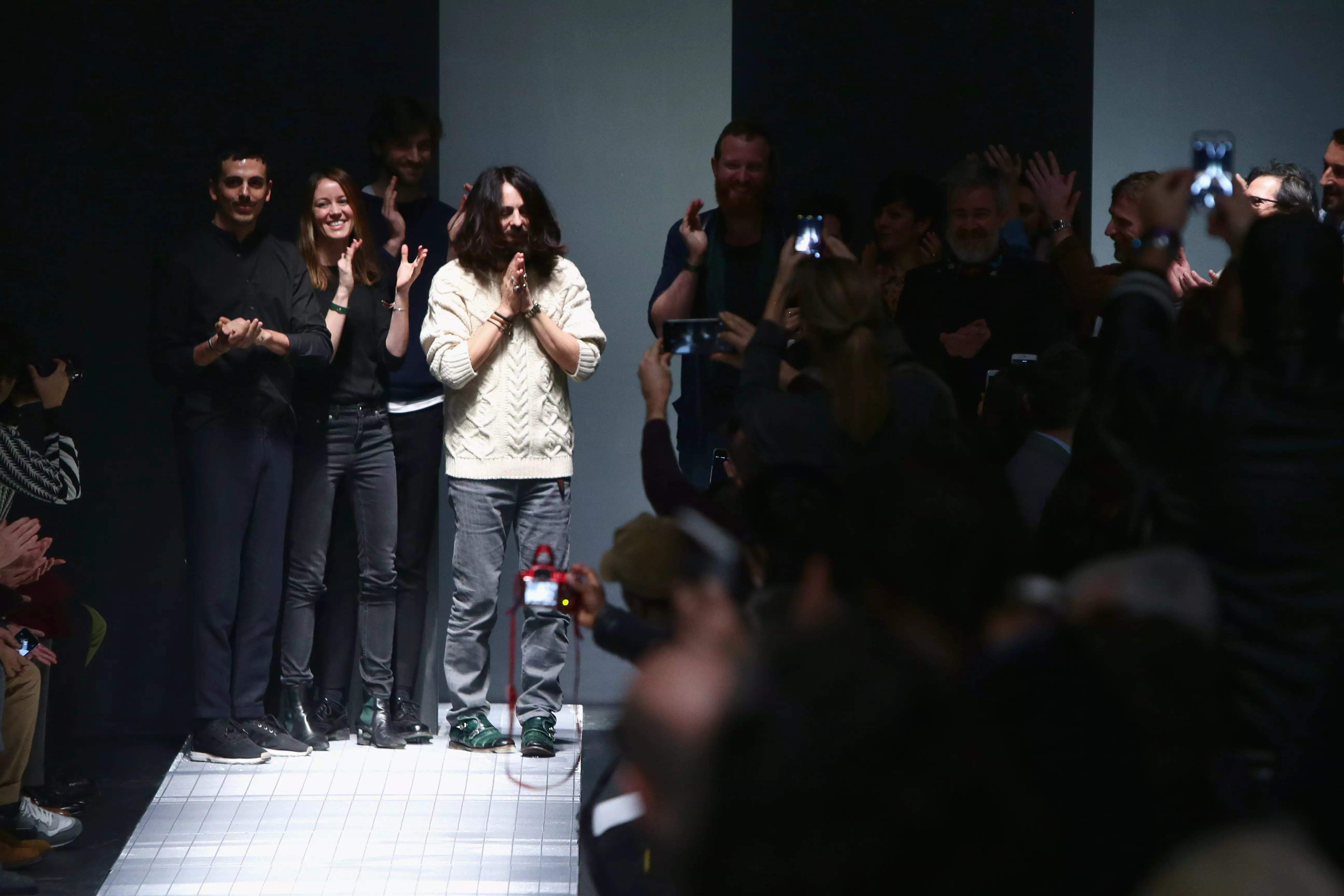 Gucci Menswear Fall 2015 дебютирует под руководством Алессандро Микеле 60912_1
