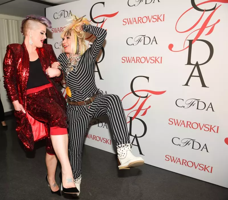 Betsey Johnson's Best Red Carpet Moments Ndi Pambuyo pa CFDA Awards 60921_7