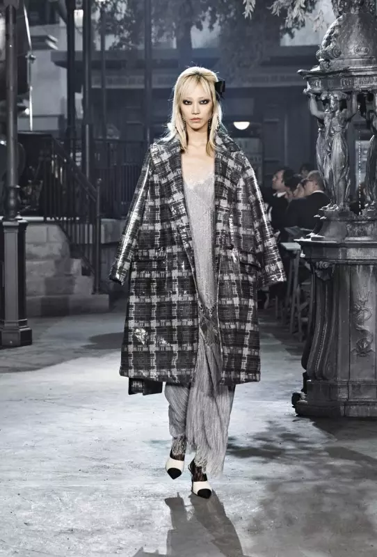 Karl Lagerfeld porta a Roma la sfilata di Chanel Métiers d'Art 61365_10