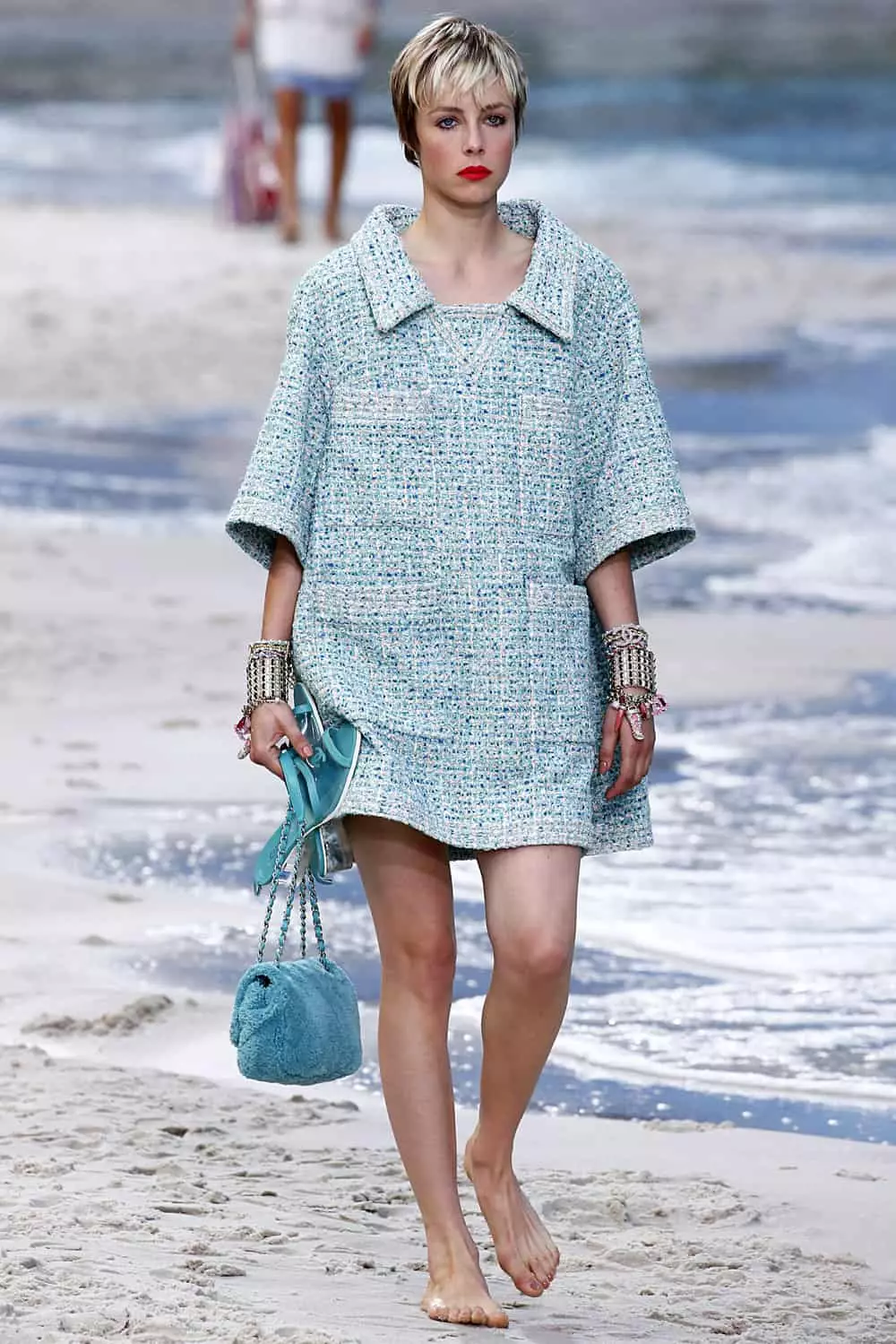 La Nova Podkasto de Ashley Graham, Chanel Goes to the Beach With Pam Anderson 61381_8